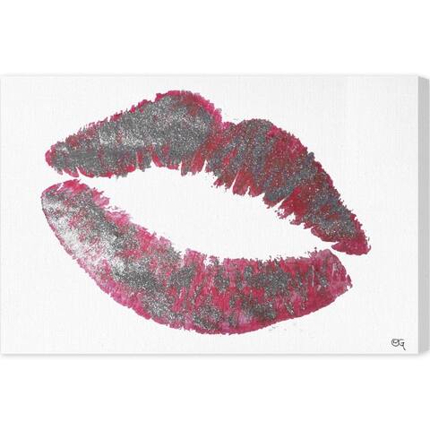 Oliver Gal 'Glitter Kiss Silver' Fashion and Glam Wall Art Canvas Print ...