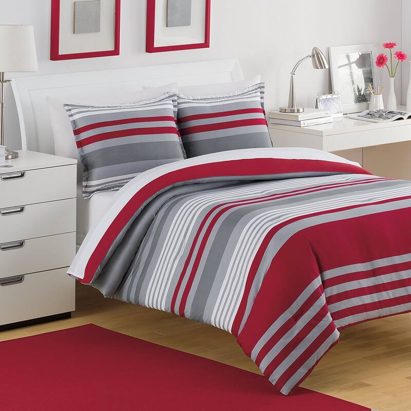 IZOD Engineered Stripe 3-piece Comforter Set - Overstock - 10226129