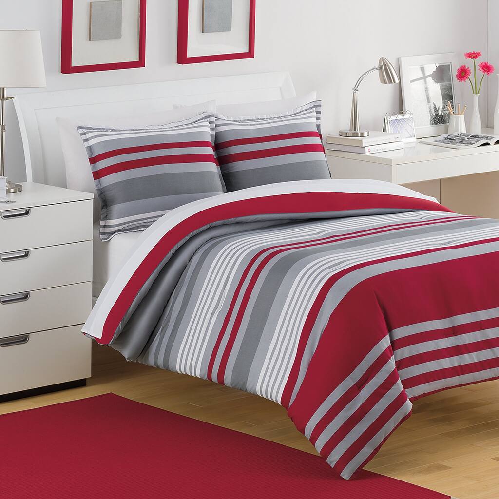 IZOD Engineered Stripe 3-piece Comforter Set - Overstock - 10226129