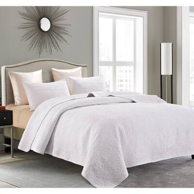 Floral Bright White 3-piece Quilt Set - Overstock - 11325373