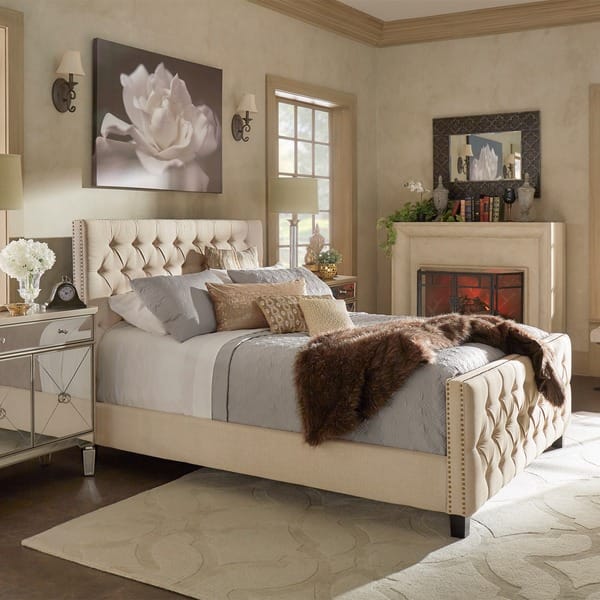Knightsbridge Tufted Nailhead Chesterfield Bed With Footboard By