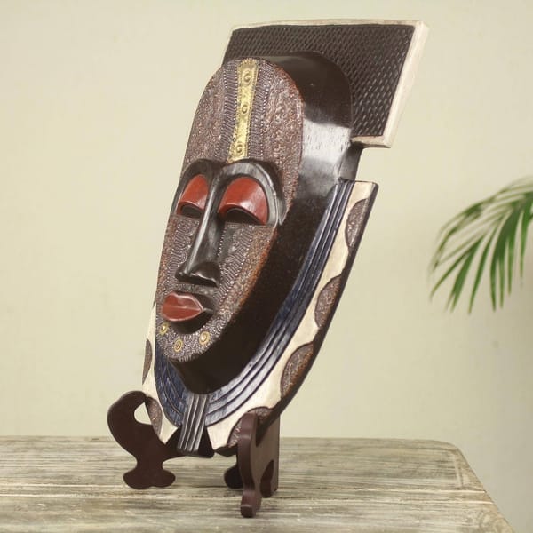 Handmade Royal Posture Sese Wood Mask and Stand (Ghana) - Bed Bath & Beyond - 13041316