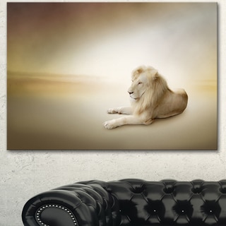 Designart "Relaxing King of Animals" Large Animal Art on Canvas - Bed ...