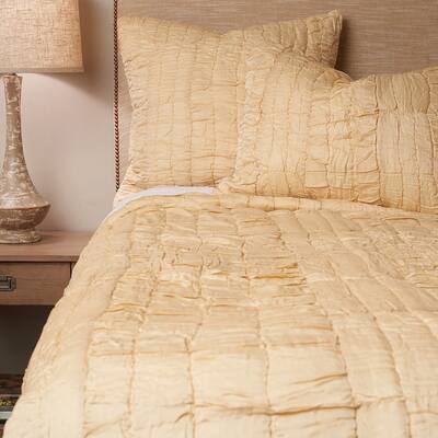 Karen Ruched Soft Quilt - Overstock - 14341474