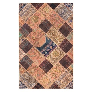 Handmade One-of-a-Kind Patchwork Wool Rug (Pakistan) - 4'10 x 7'9 - Bed ...