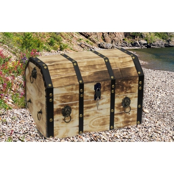 Wooden trunk with lock store