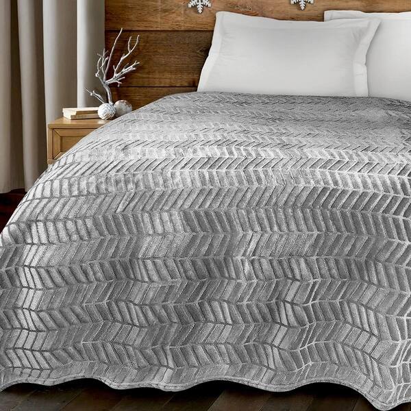 Adrien Lewis Hibernate Alto Embossed Plush Blanket - Bed Bath & Beyond - 21762141