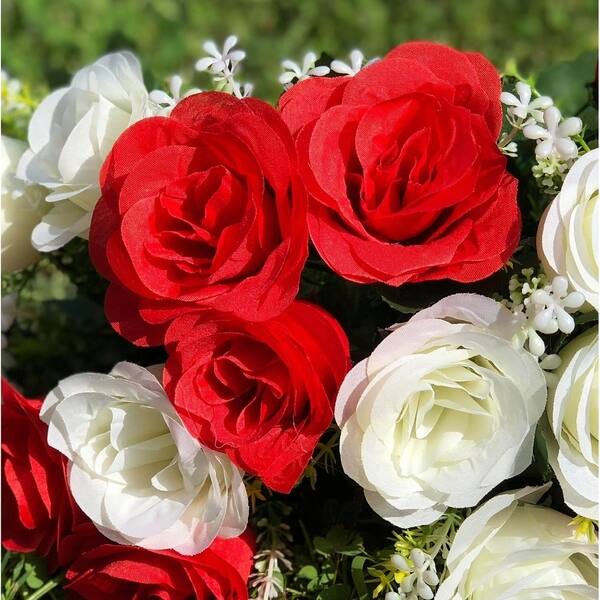 Enova Home Mixed Red and White Rose Arrangement 18 Pieces with Glass ...