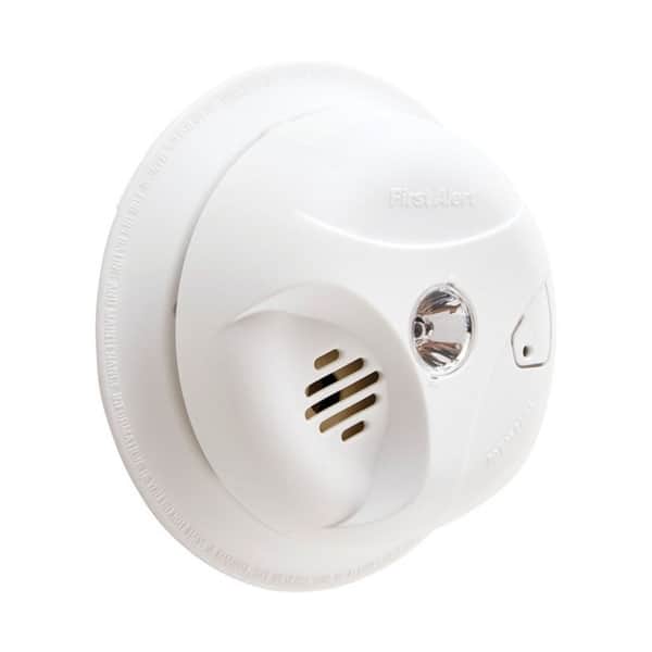 First Alert Battery-Powered Ionization Smoke Detector w/Escape Light ...