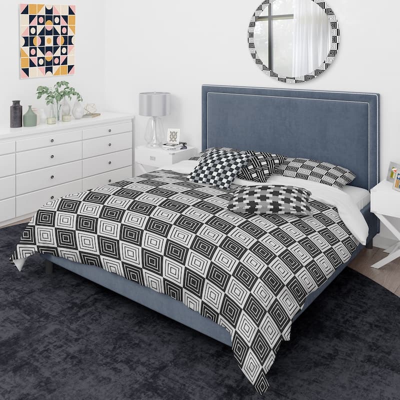 Designart Monochrome Geometric Pattern Xi Mid Century Modern Duvet
