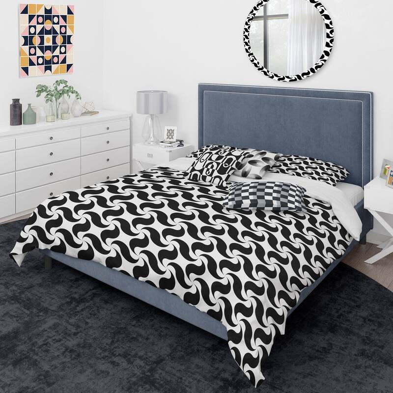Designart Monochrome Geometric Pattern Iv Mid Century Modern Duvet