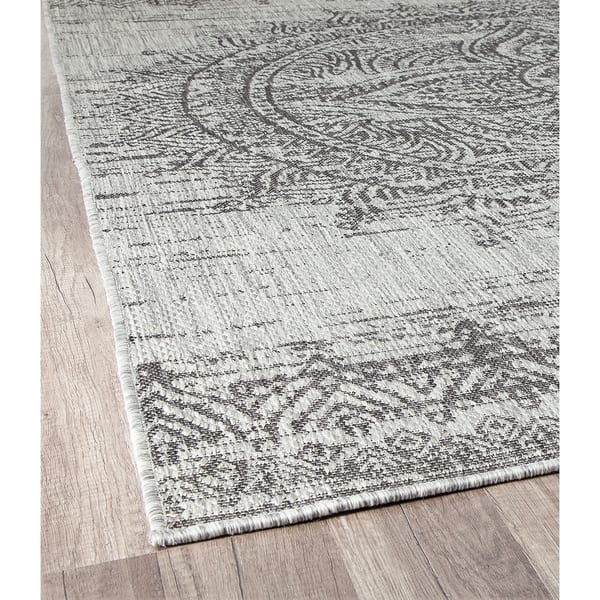 COSMOLiving by Cosmopolitan Indoor/Outdoor Veranda Black Mandela Area ...