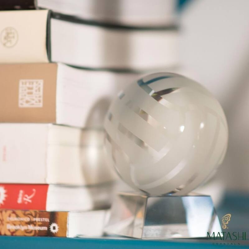 Matashi Home Decorative Tabletop Showpiece Crystal Paperweight with ...