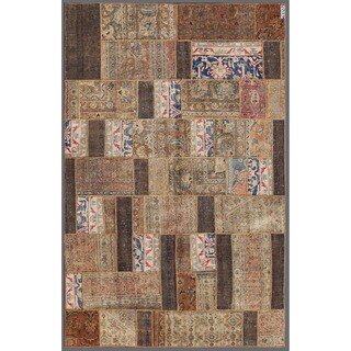 Handmade One-of-a-Kind Patchwork Wool Rug (Pakistan) - 5'8 x 8'10 - Bed ...