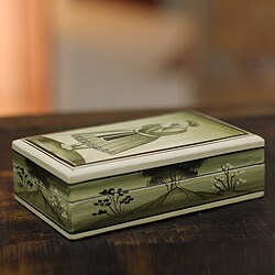 Handcrafted Papier Mache 'Mughal Emperor' Box (India) - Bed Bath ...