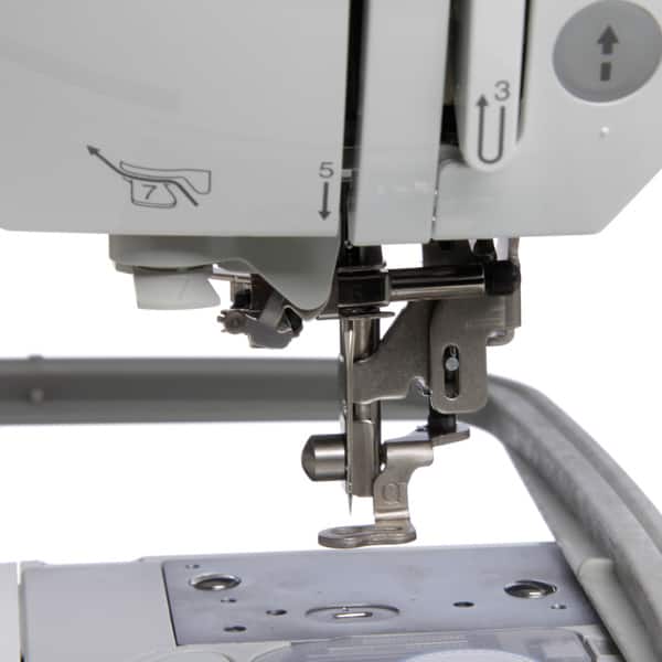 Brother PE770 Embroidery Machine with Bonus Embroidery Thread - Bed ...