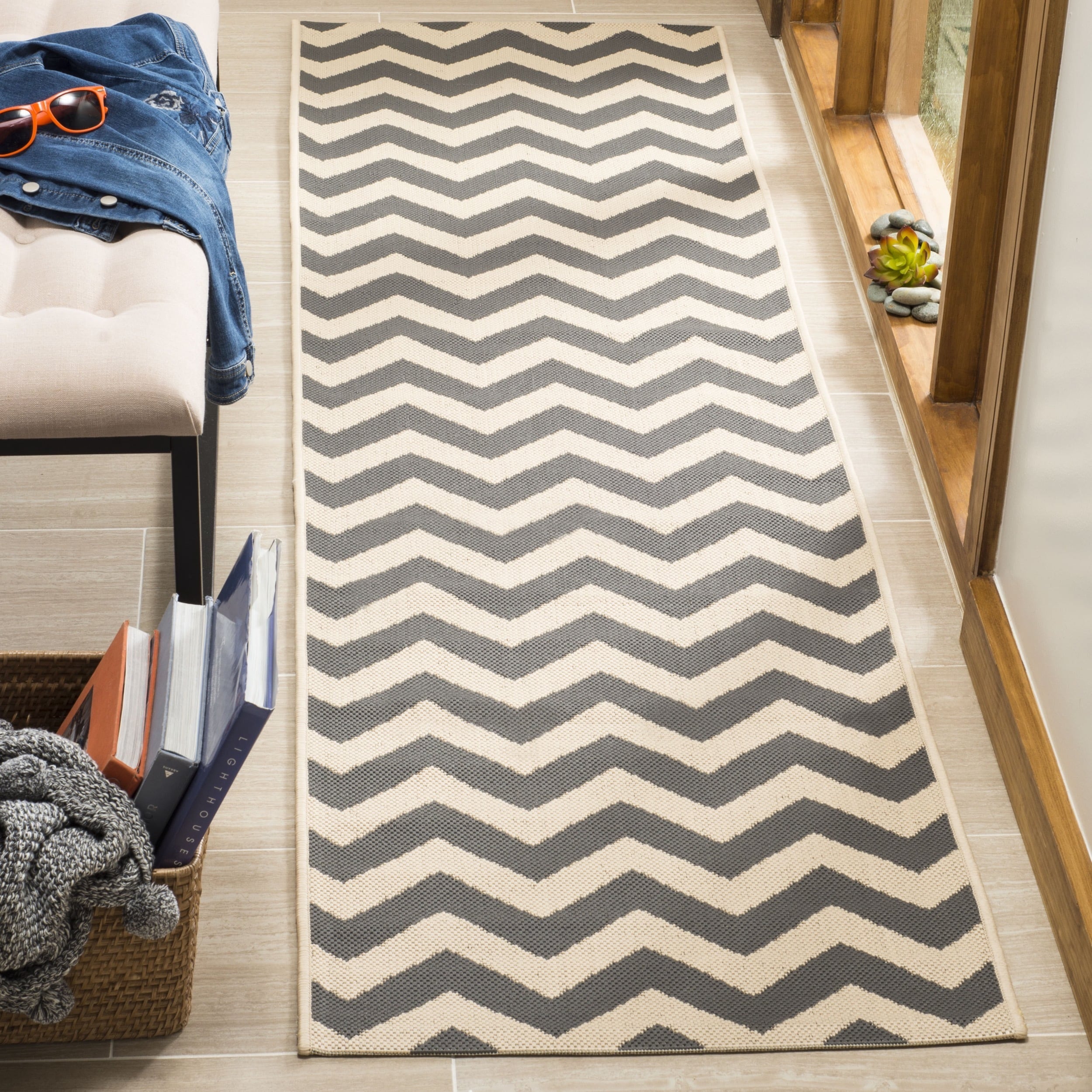 Shop Safavieh Courtyard Chevron Grey/ Beige Indoor/ Outdoor Runner Rug ...