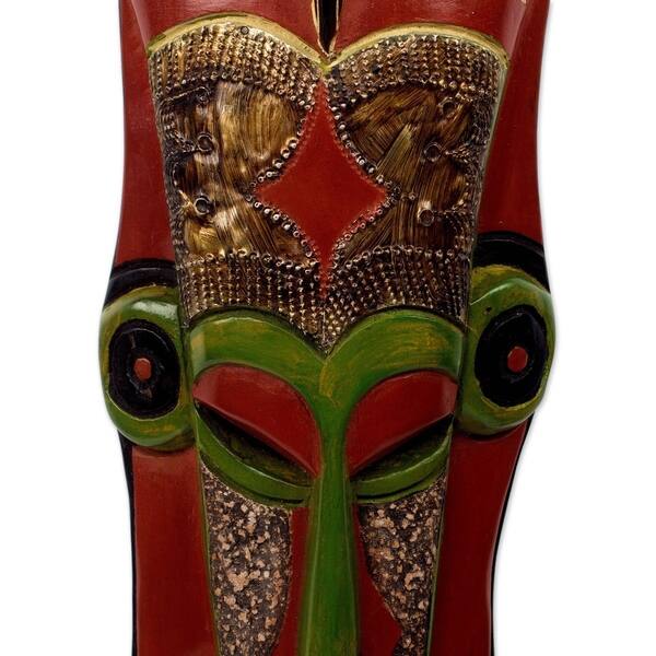 Handmade Sese Wood 'Efia Nyonu' African Mask (Ghana) - Bed Bath ...