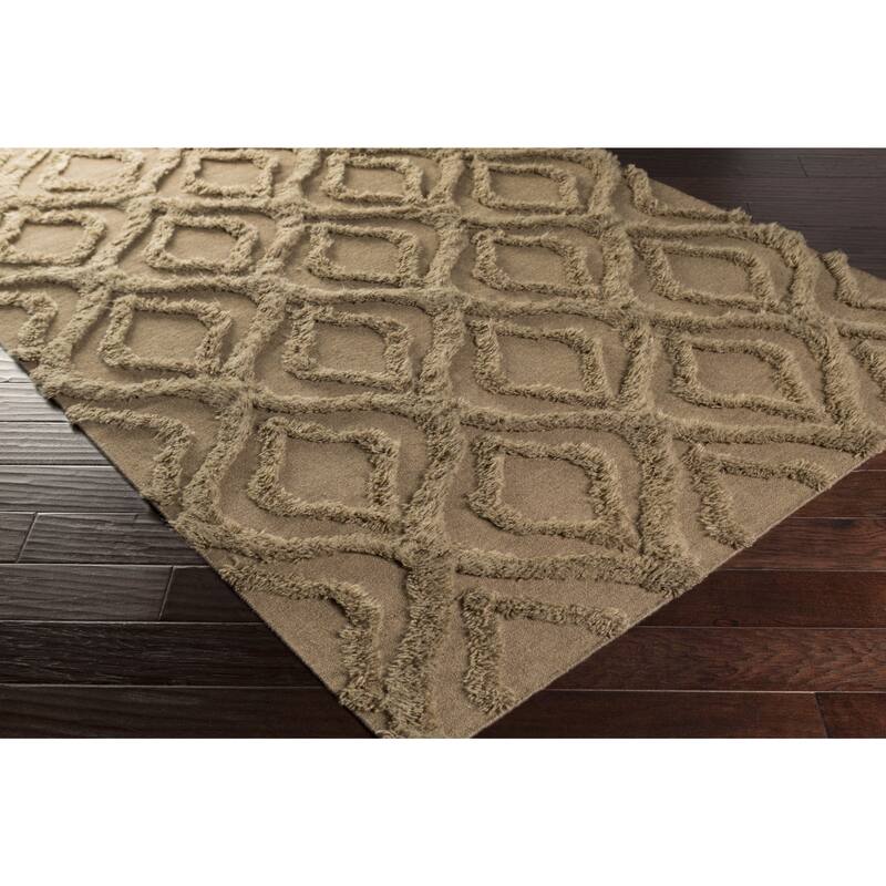 Hand-Woven Malcolm Solid Pattern Wool Area Rug - Overstock - 9814880