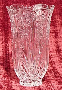 Oneida 'Spring Lace' Crystal Vase - Bed Bath & Beyond - 3542