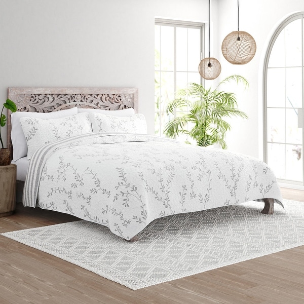 Royal Court Evergreen Quilt Set. - On Sale - Bed Bath & Beyond - 38321698