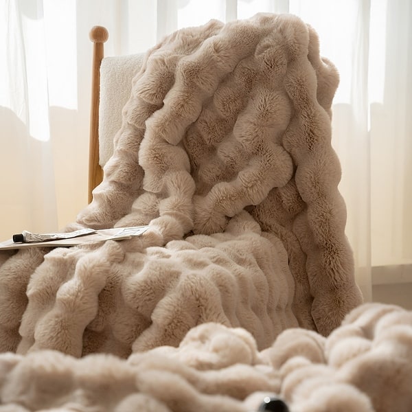 Faux Rabbit Fur Throw Blanket Washable Cute Plush Fuzzy Blanket - On ...