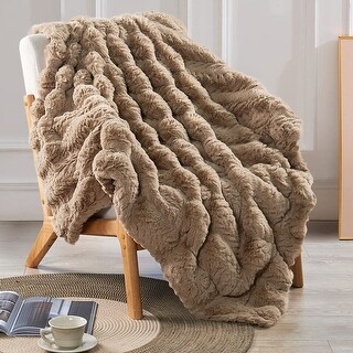 Home Soft Things Tread PatternRabbit FauxFur Throw - Bed Bath & Beyond ...