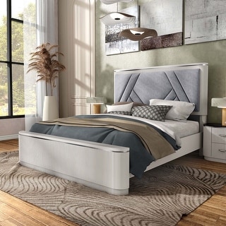 Furniture of America Leander Modern Light Grey Fluted Solid Wood Bed ...
