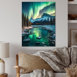 Designart "Yukon Northern Lights Beauty V" Canadian Metal Wall Art ...