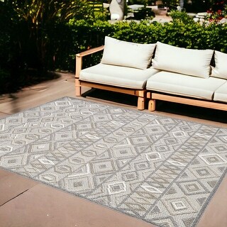 HomeRoots 8 x 10 Gray Ivory Aztec Pattern Indoor Outdoor Area Rug - 7 ...
