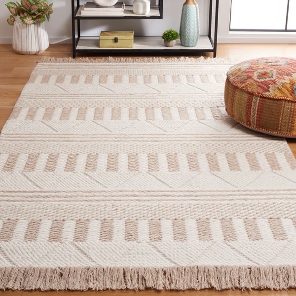 SAFAVIEH Handmade Natura Afroditi Rustic Boho Fringe Wool Rug - On Sale ...