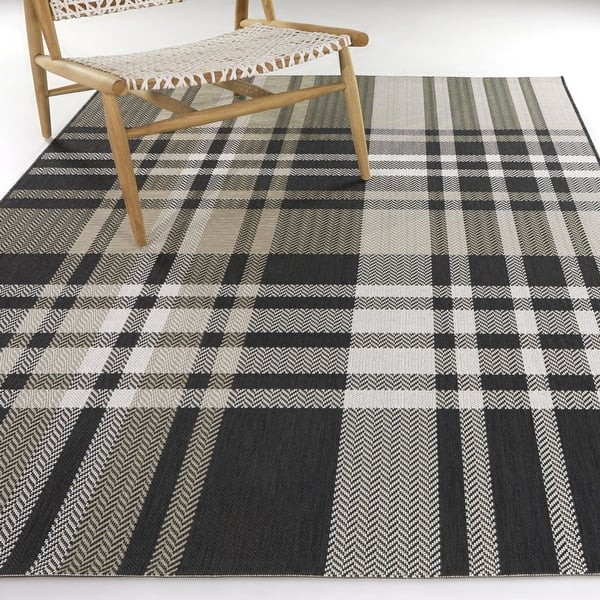 Hamish Plaid Patio Indoor/Outdoor Area Rug - Bed Bath & Beyond - 37102117