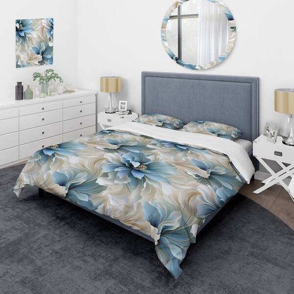Designart "Ethereal Blue And White Damask Dreams" Damask bed cover set ...