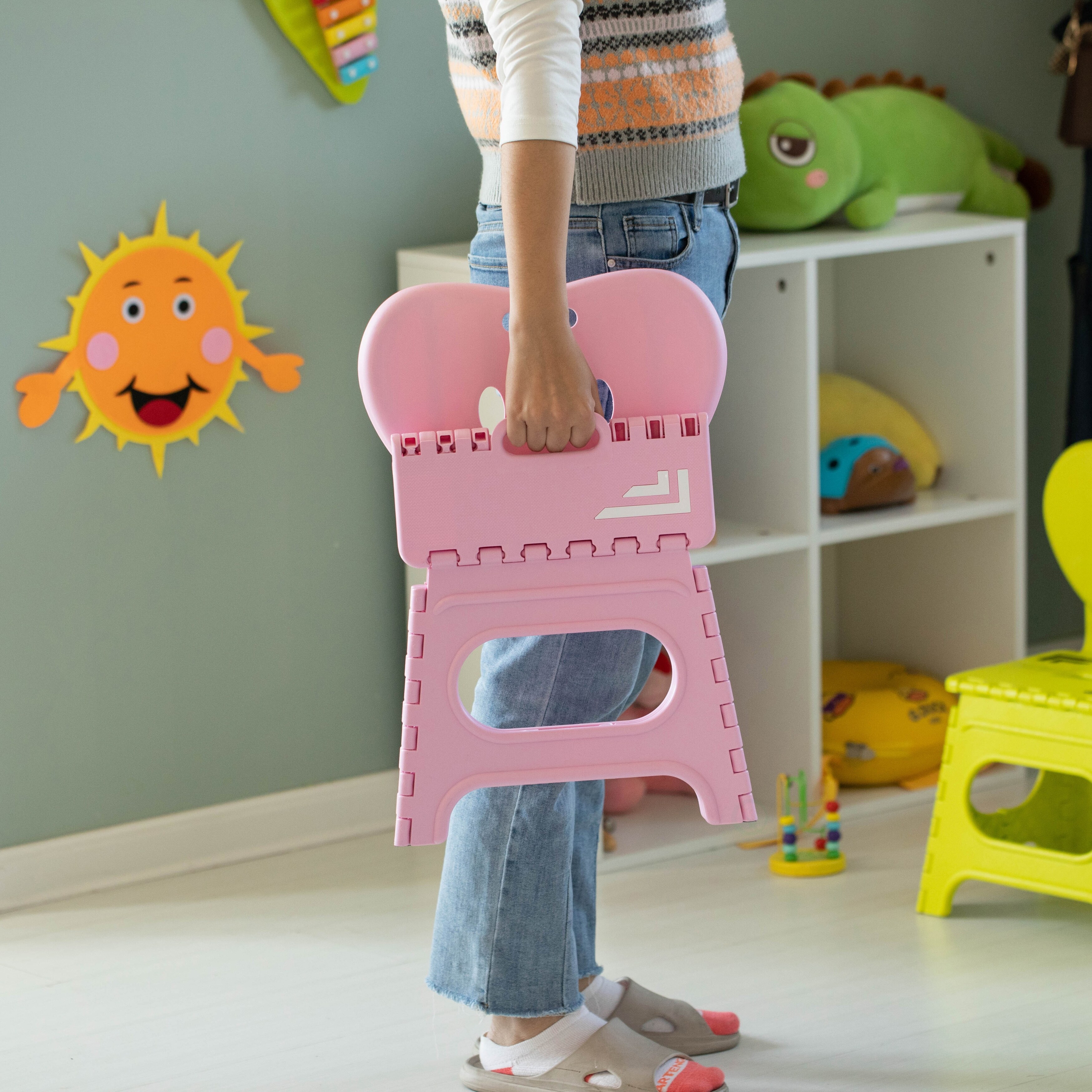 Decorative Gift Plastic Foldable Step Stool with Back Support Heart Shaped Backrest Portable Chair with Handle Kids Stepping Stool pink