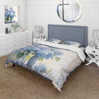 Designart - Blue Hydrangea Farmhouse Still Life - Hydrangea Bedding ...