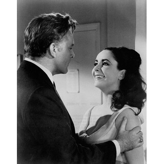 Film still of Elizabeth Taylor and Richard Burton in the VIPS Photo ...