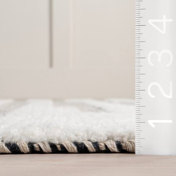 Hyperion Tasseled Cotton and Wool Area Rug - Bed Bath & Beyond - 40242242