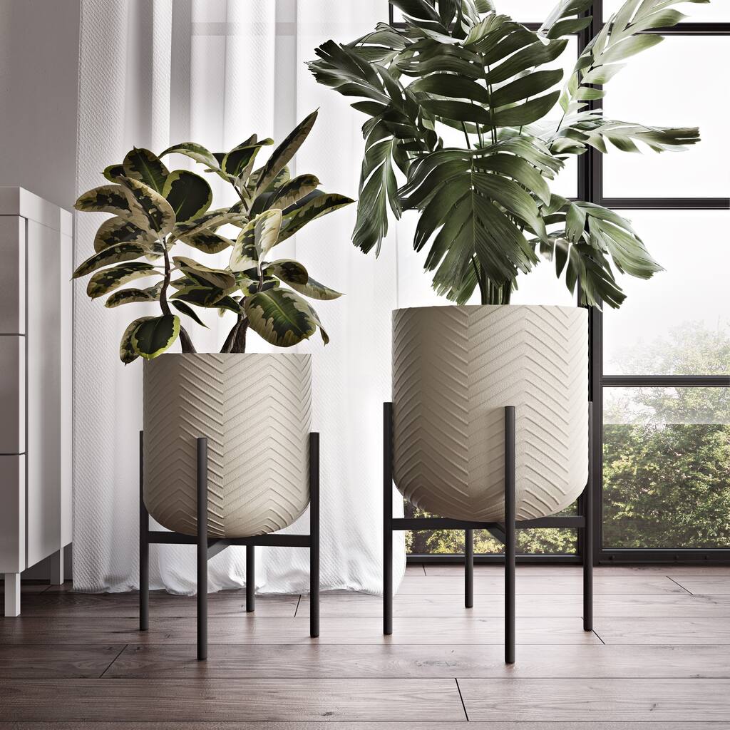 Quinn Large Modern Planters (Set of 2) - Overstock - 31864163
