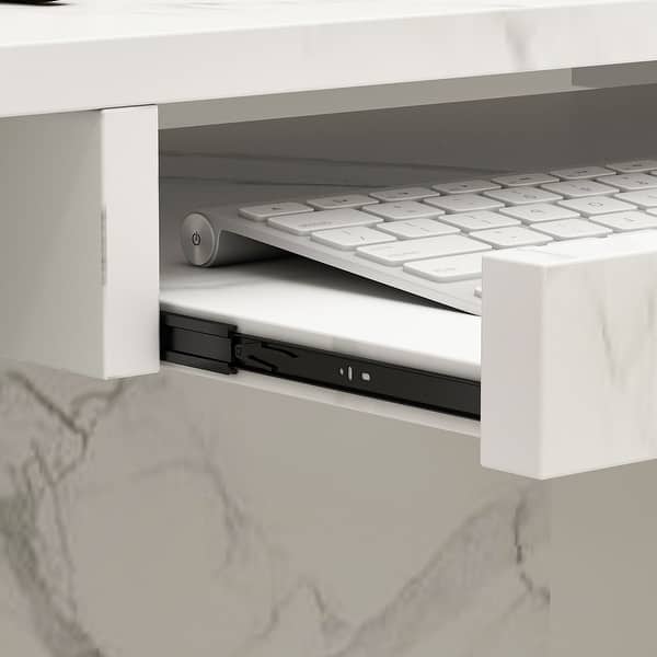 desk with lockable drawer