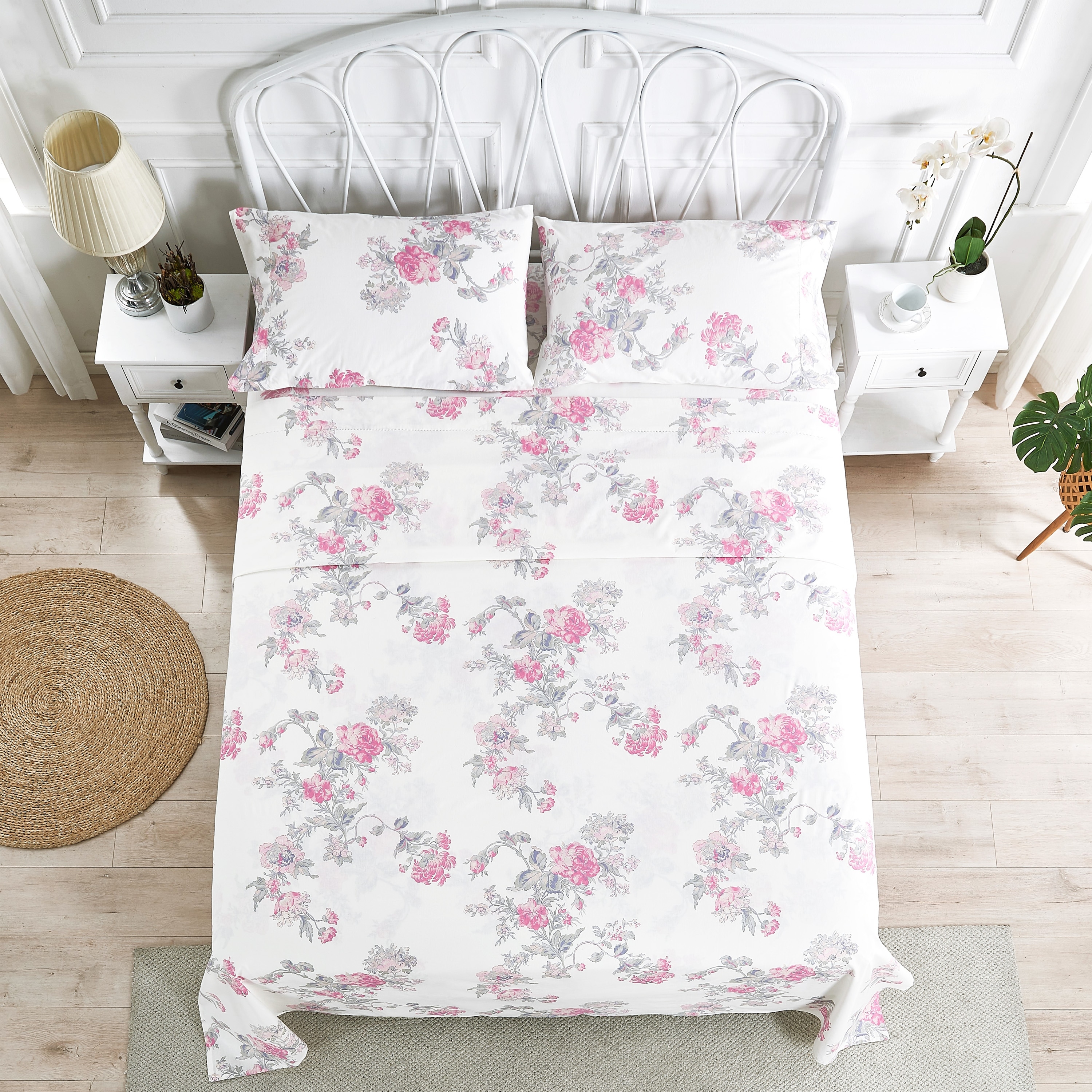 pink patterned sheets