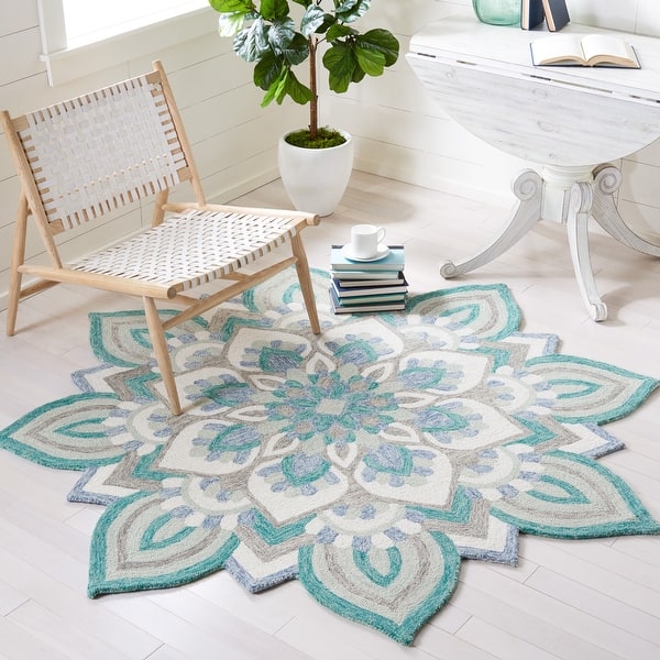 SAFAVIEH Handmade Novelty Hadil Flower Wool Rug - Bed Bath & Beyond ...