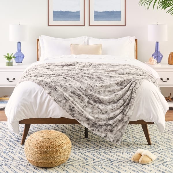 Chanasya Double Sided Oversized Faux Fur Wolf Throw Blanket - Bed Bath ...