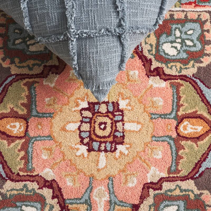 SAFAVIEH Handmade Heritage Carrol Traditional Oriental Wool Rug - On ...