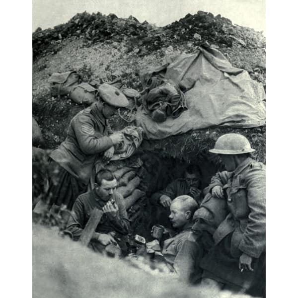 World War 1 Somme Offensive British Soldiers Eating Their Rations In A ...