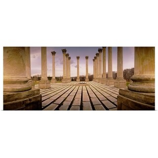 Walkway surrounded by freestanding columns, US Capitol Columns ...