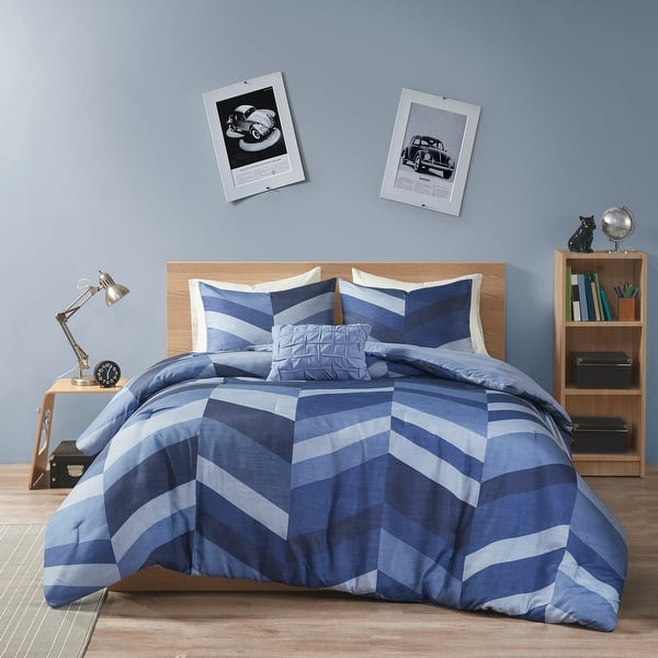navy chevron bedding