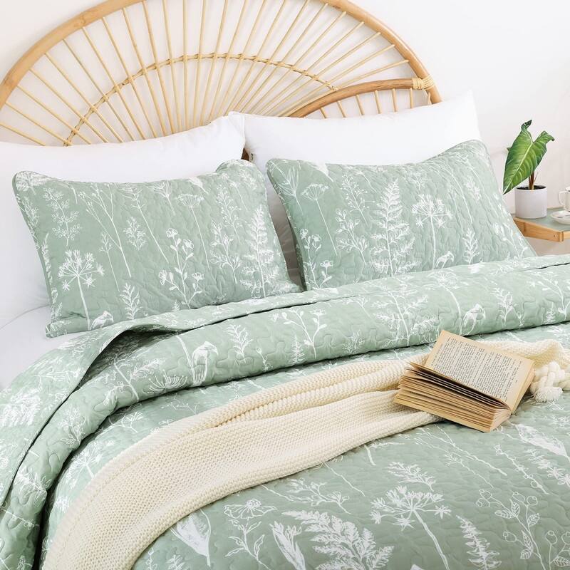 Sage Green Quilt Bed Spread Boho Quilt with Floral Pattern Microfiber ...