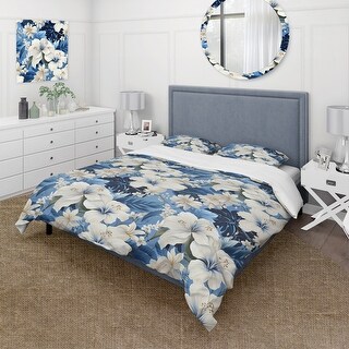 Designart "Azure Oasis Tropical Pattern V" Blue Floral Bedding Cover ...