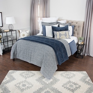 Rizzy Home Giotto Blue and Grey Jacquard Hand-quilted Geometric Quilt ...