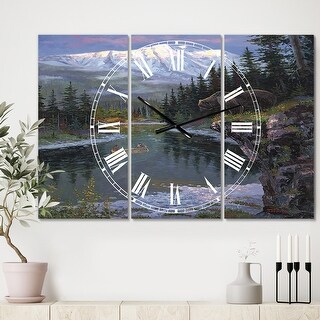 Designart 'Southfork Grizzly' Oversized Traditional Wall Clock - 3 ...